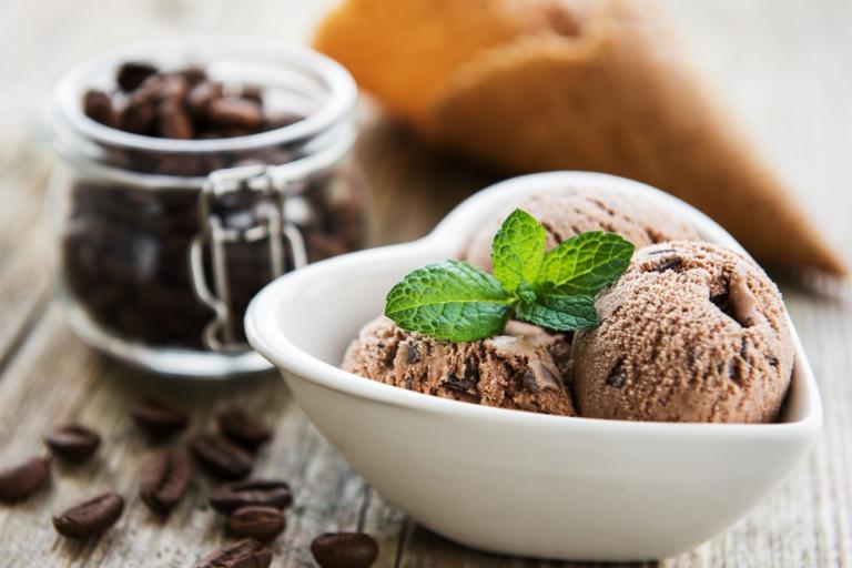 Gelato al caffè fatto in casa (con e senza gelatiera) super cremoso