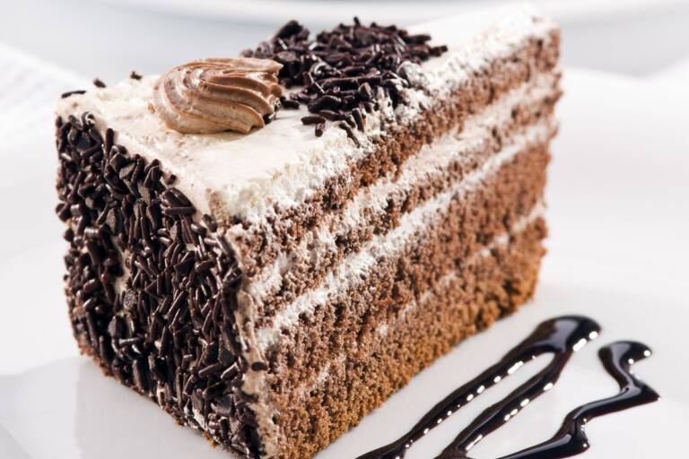 Torta alla panna: il dolce soffice con panna montata nell'impasto