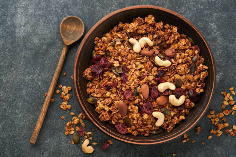 Granola in friggitrice ad aria, la ricetta per colazione